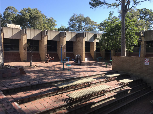 Outdoor study space at Newcastle Newcastle (Callaghan) — StudentVIP